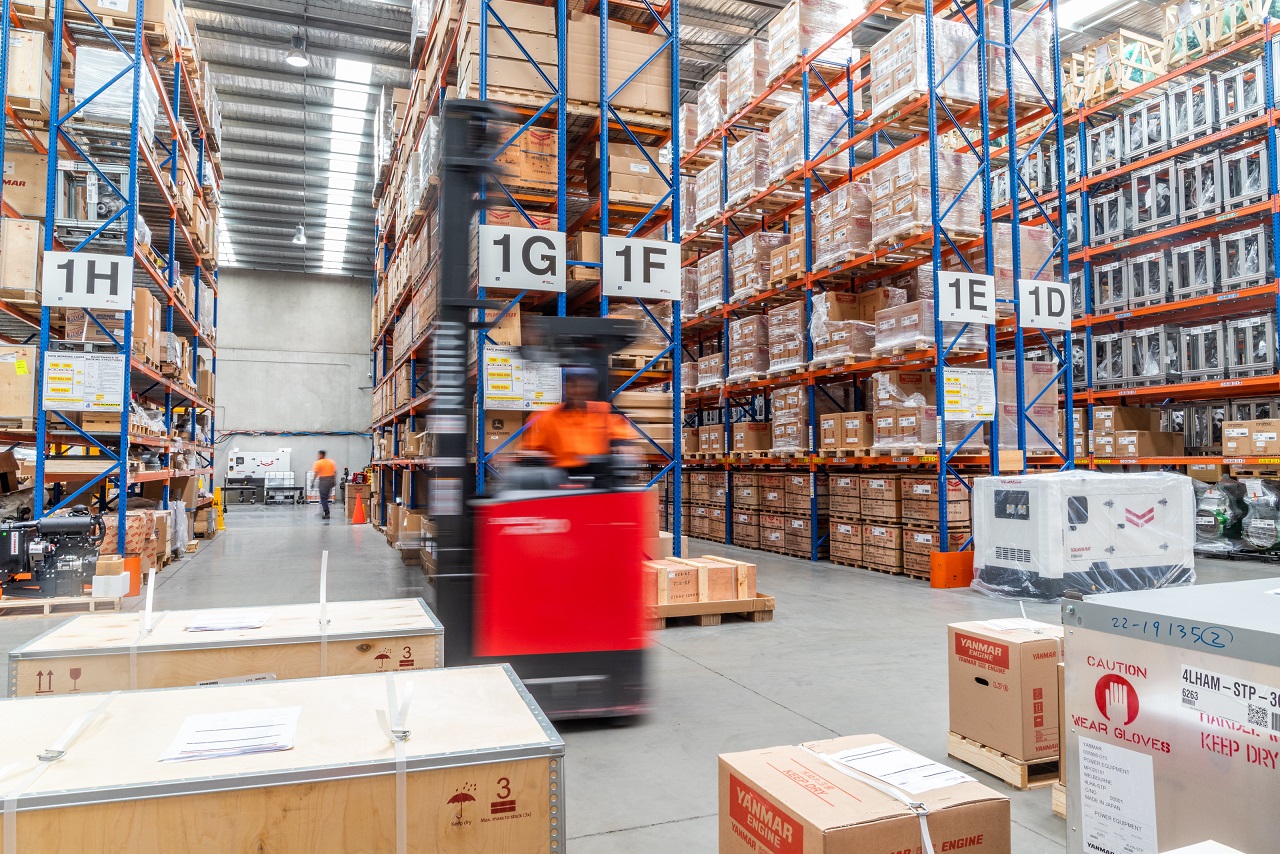 PE shots in warehouse-28 WEB - Power Equipment